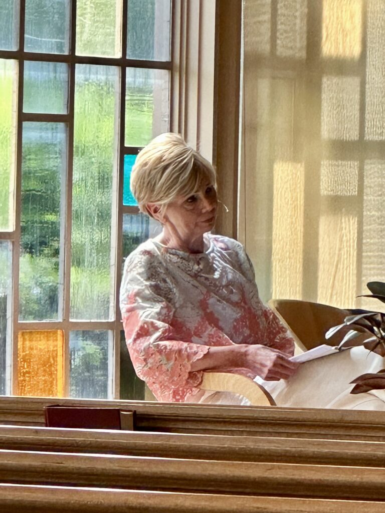 Jenny Riddle – Keynote Speaker and Dramatic Book Reviewer